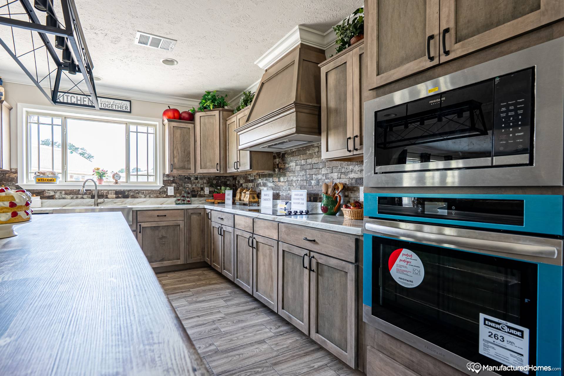 Signature Series / Belle Maison DVHBSS-8410 by Sanders Manufactured Housing - ManufacturedHomes.com